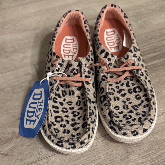 Hey Dude | Shoes | Hey Dude Wendy Youth Cream And Pink Leopard Print ...